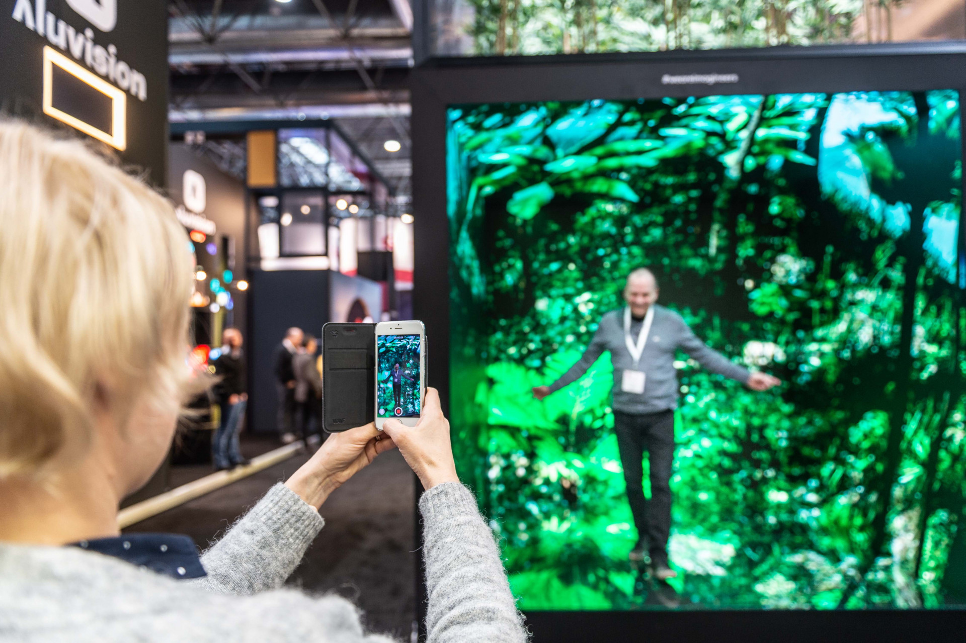 Build an incredible LED screen with high-quality LED tiles!